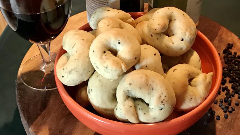 Biscotti Di Pepe - Taralli - Italian Pepper Biscuits Recipe - Food.com