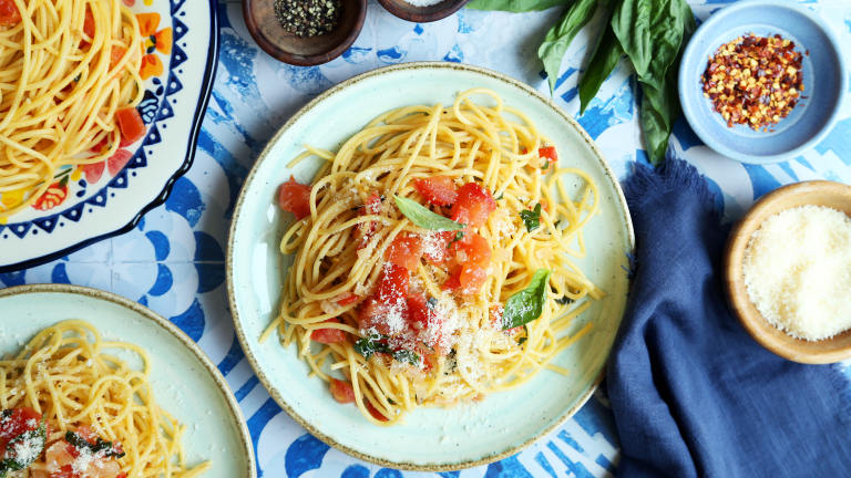 Spaghetti With Fresh Tomatoes and Basil Recipe - Food.com