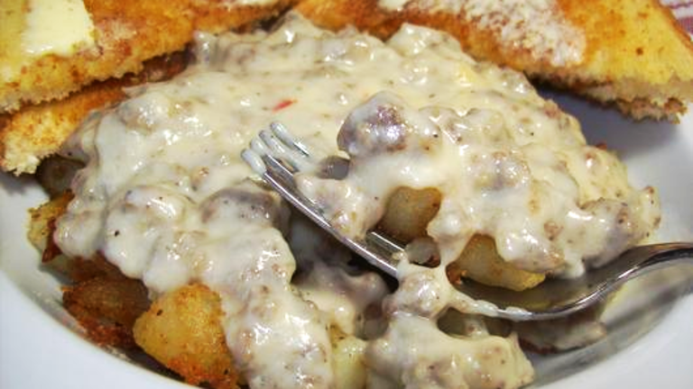 White Trash Hamburger Gravy and Breakfast Biscuits Recipe - Food.com
