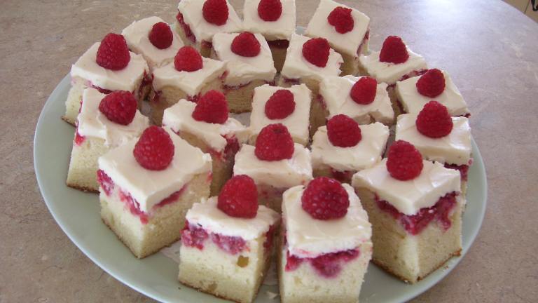Raspberry Cake With Buttercream Icing Recipe - Food.com