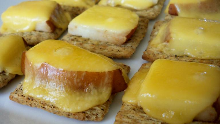 Pear and Smoked Gouda Snack Recipe - Food.com