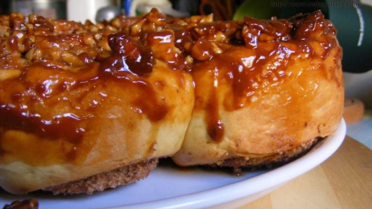 Cinnamon Rolls With Caramel and Walnuts Topping Recipe - Food.com
