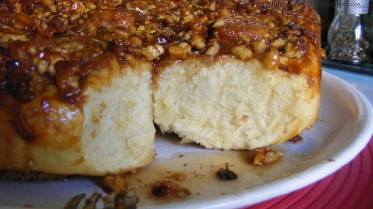 Cinnamon Rolls With Caramel and Walnuts Topping Recipe - Food.com