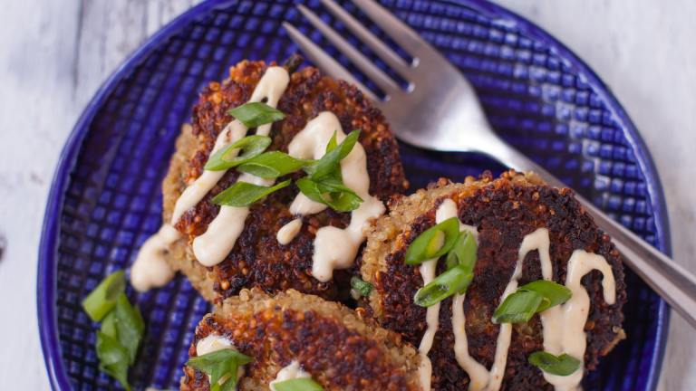 Cheesy Quinoa Cakes With a Roasted Garlic and Lemon Aioli Recipe - Food.com