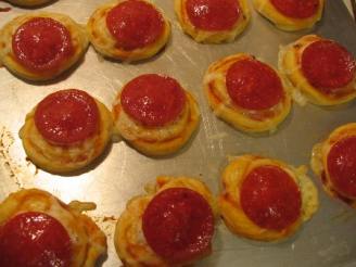 Flaky Thin Crust Chicago Inspired Pizza Recipe - Food.com