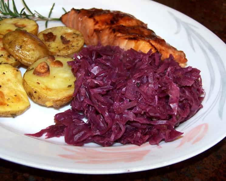 Red Cabbage and Apples Recipe - Food.com