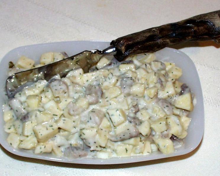 Heringstopf Mit Saurer Sahne (Herring Salad with Sour Cream) Recipe ...
