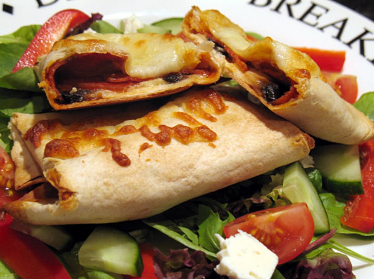 how to make a pizza using a wrap