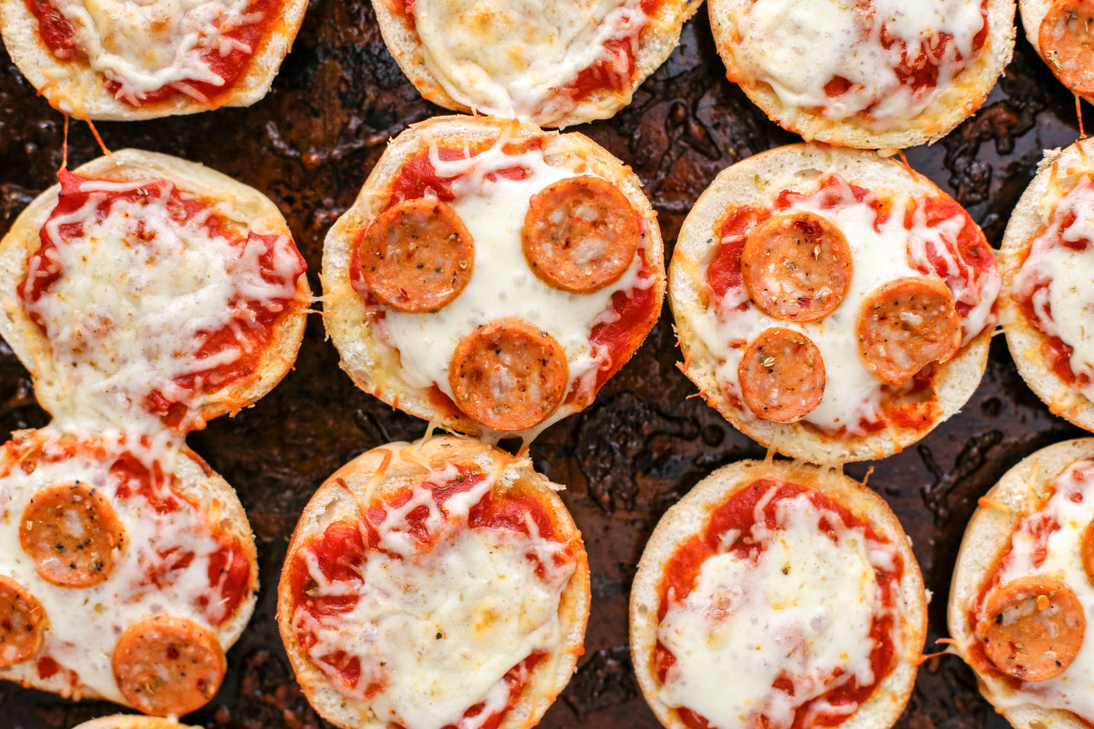 how to cook frozen pizza bagels