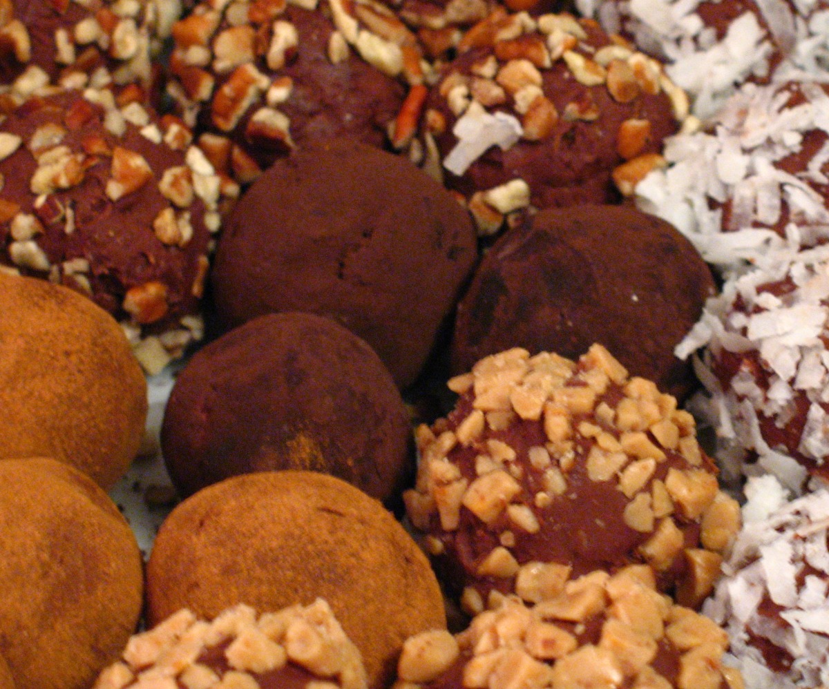 Easy Decadent Truffles Recipe - Dessert.Food.com