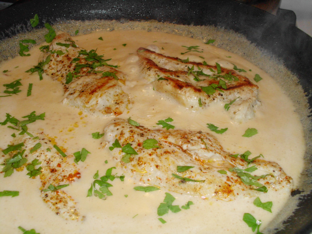 Chicken in Creamy Chipotle Sauce Recipe - Mexican.Food.com