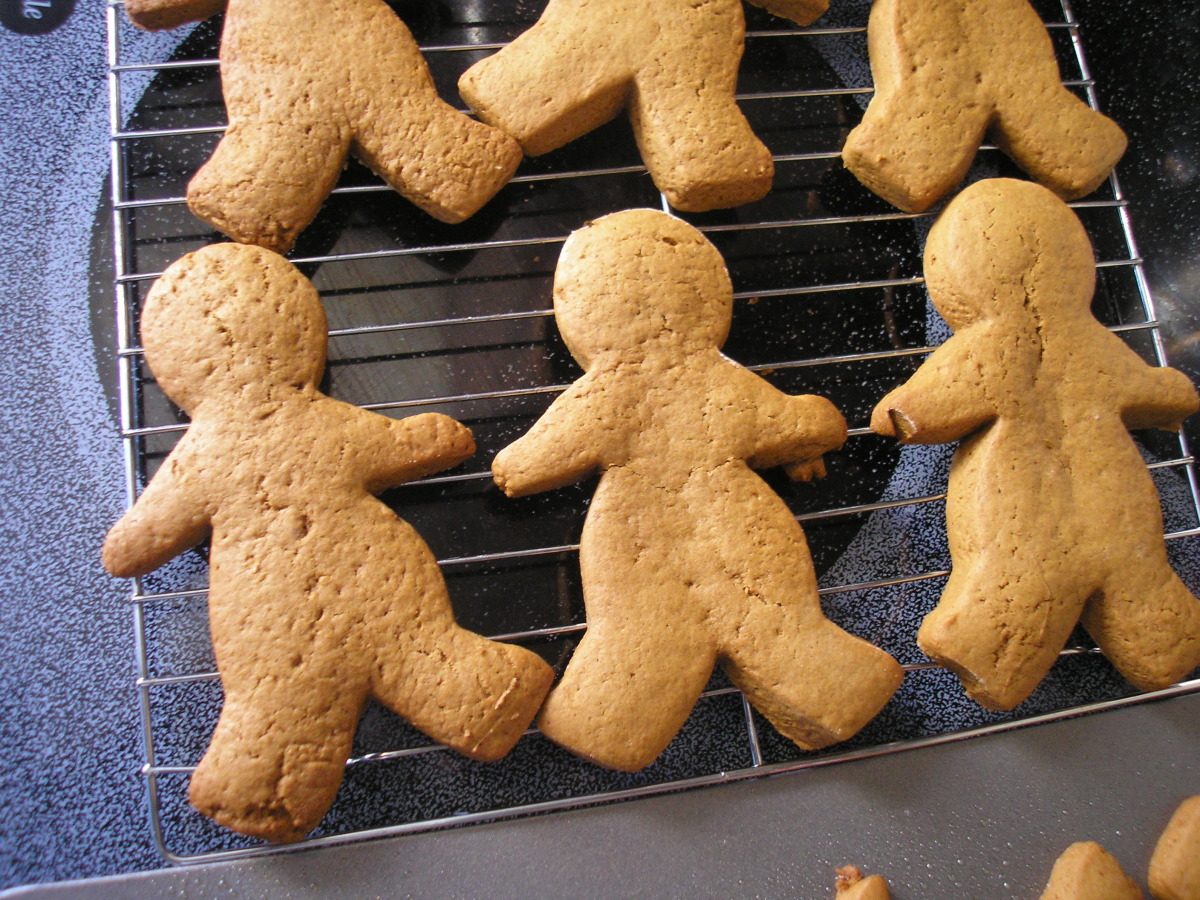 Soft and Easy Gingerbread Men Recipe - Food.com