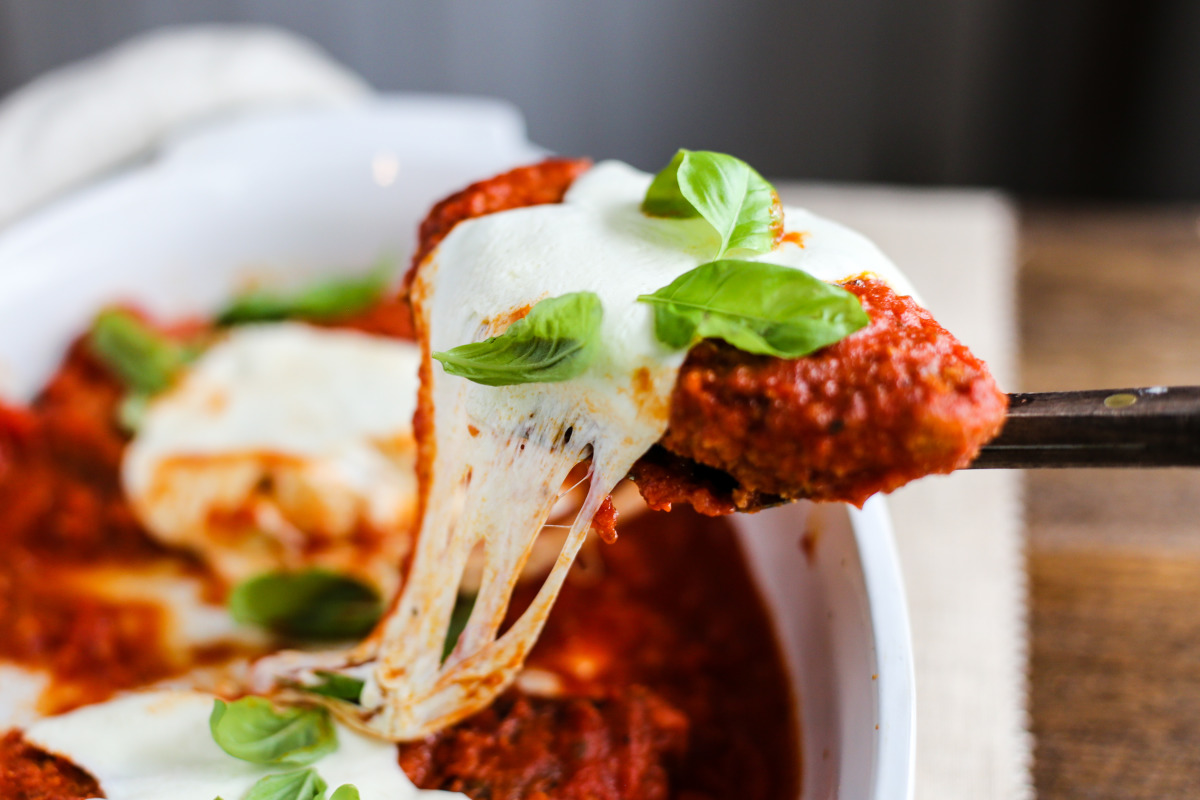 how long to cook chicken parm in the oven