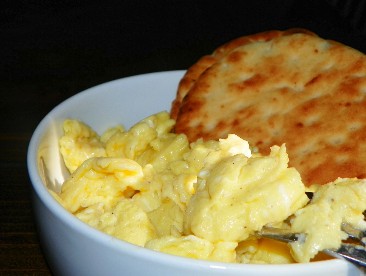 how to cook scrambled eggs with vegetable oil